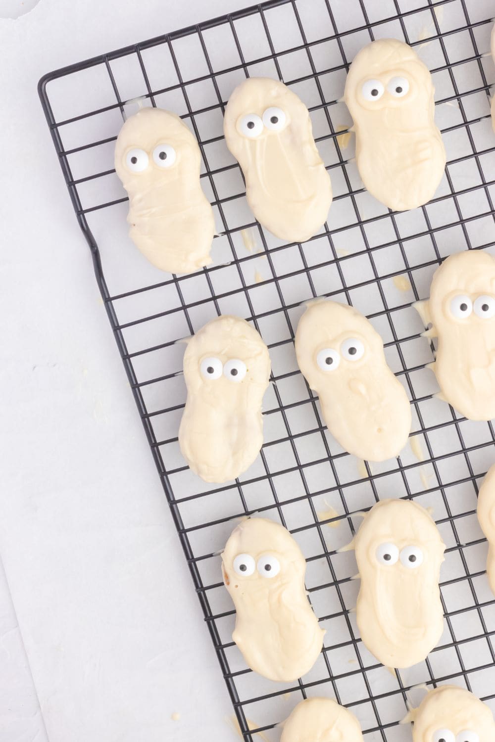 Nutter Butter Mummies Are Creepy Cute No Bake Halloween Treats Anyone ...