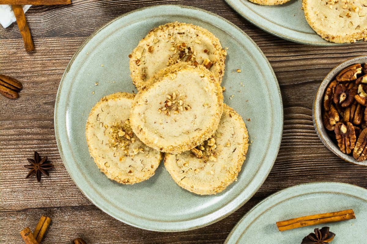 Easy Pecan Shortbread Cookies That Melt in Your Mouth