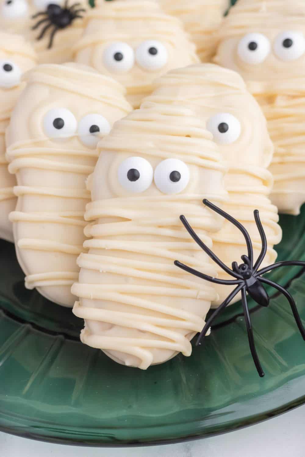 Nutter Butter Mummies Are Creepy Cute No Bake Halloween Treats Anyone ...