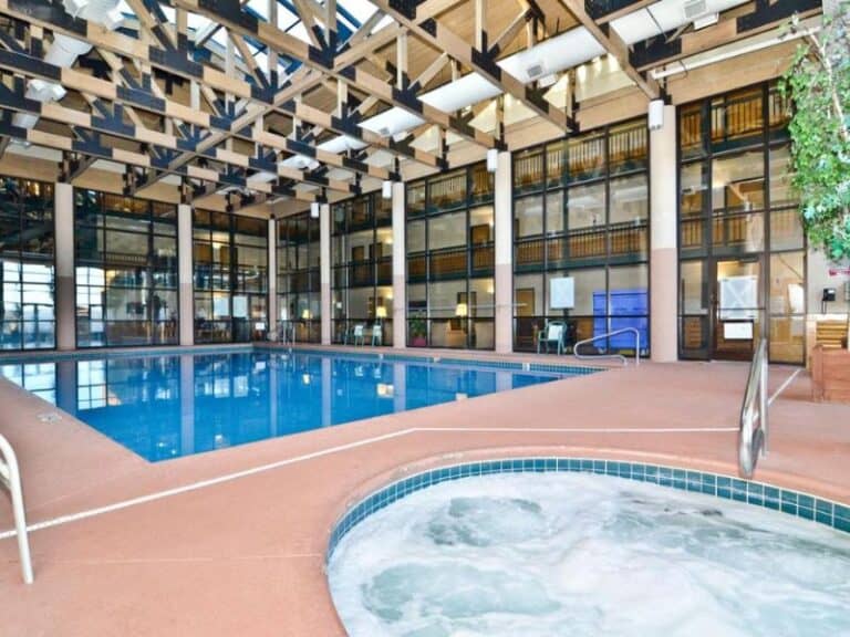 Best Places to Stay Near Zion & Bryce: Amazing Adventures