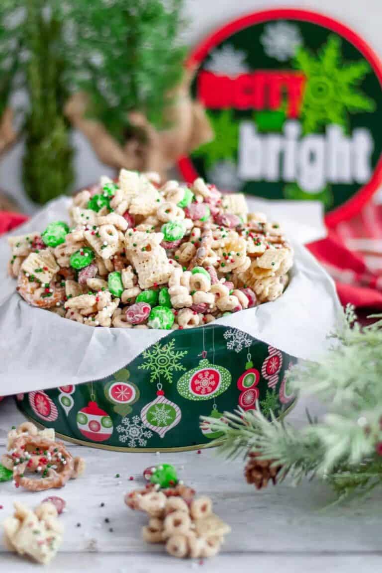 20+ Cozy Christmas Movie Night Snacks